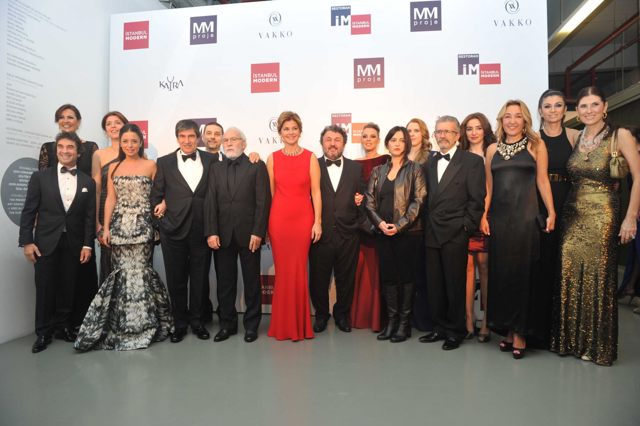 "Gala Modern" ile eğitime destek